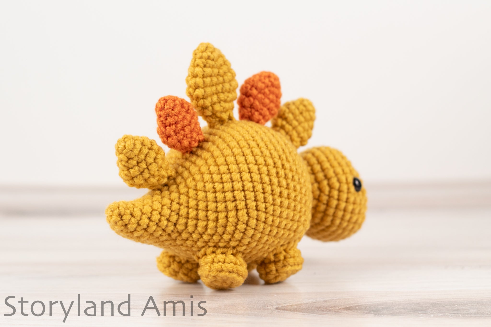 Crochet PATTERN: Sammy the Stegosaurus Dinosaur Amigurumi – Storyland Amis