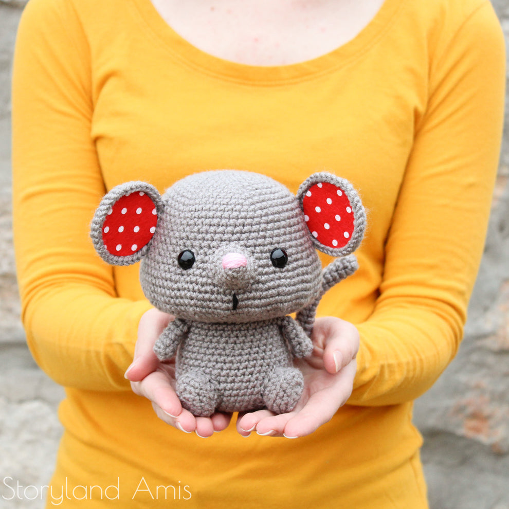 PATTERN Cuddle-Sized Reggie the Rat (Mouse) Amigurumi – Storyland Amis