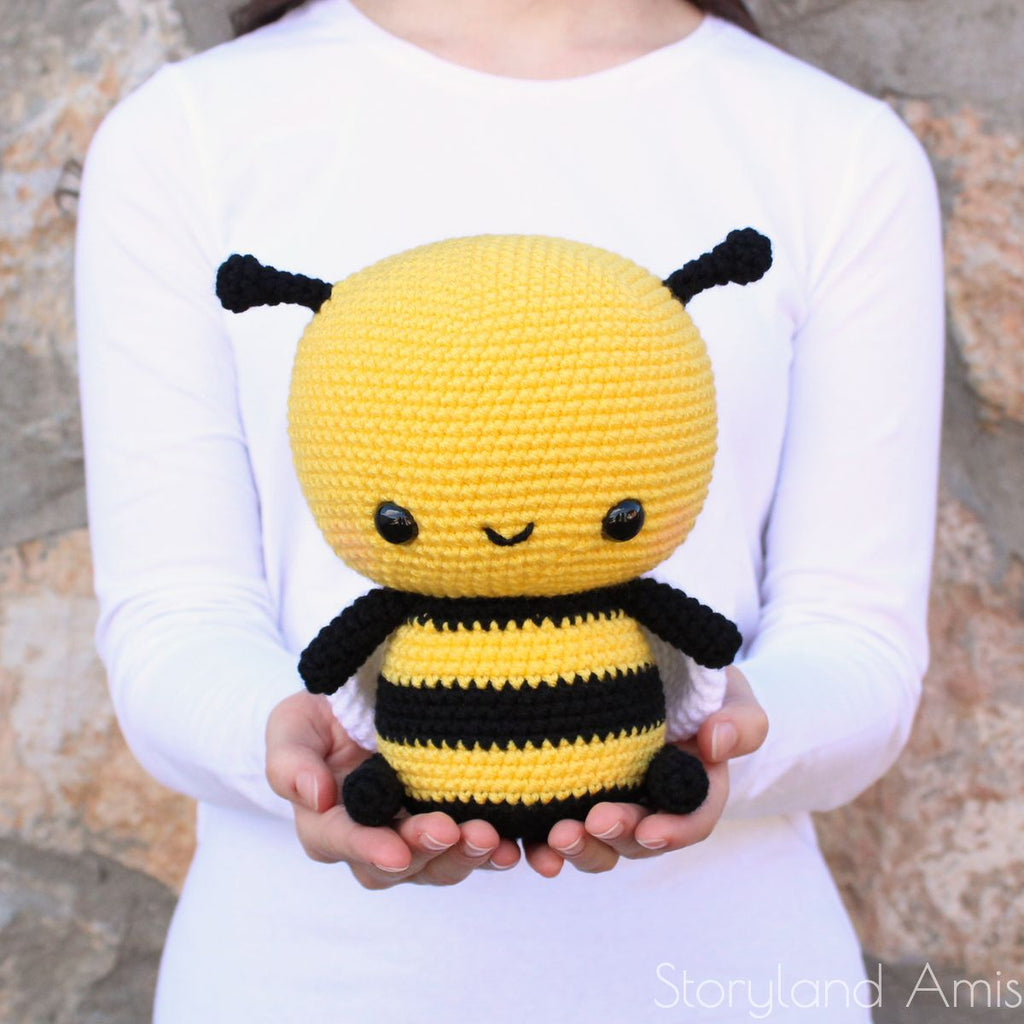 PATTERN Burt the Cuddle-Sized Bumble Bee Amigurumi – Storyland Amis